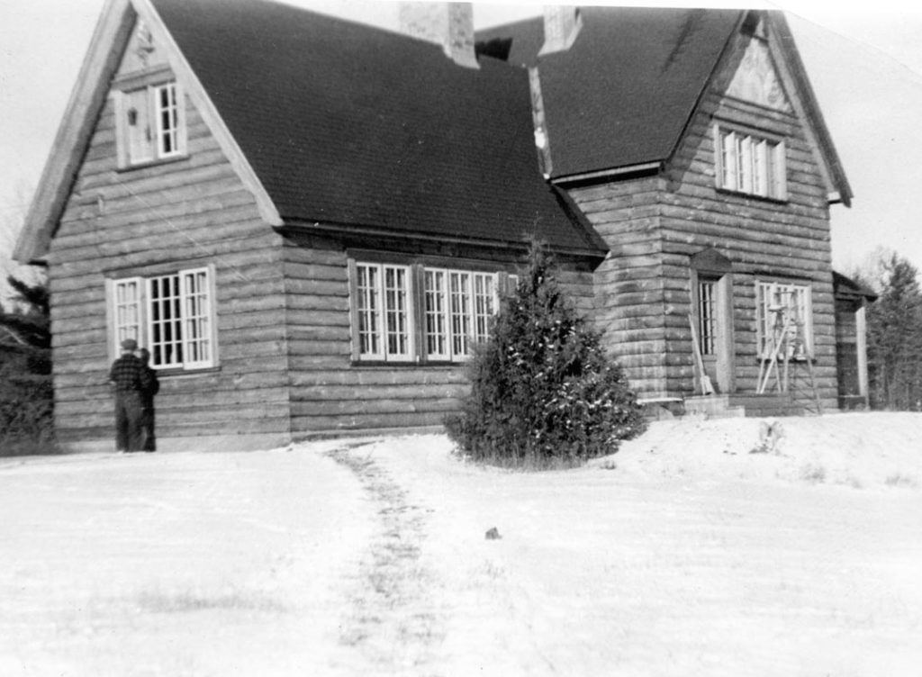 Madonna-House-in-Winter - Madonna House Apostolate